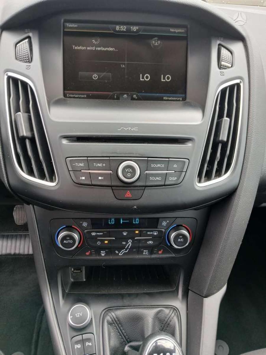 White Ford Focus 2016 in Utena, with an engine capacity of 1.50 L and mileage of 250 thousand km for 4200 €, photo 8 on AUTOMOTO.COM.LV