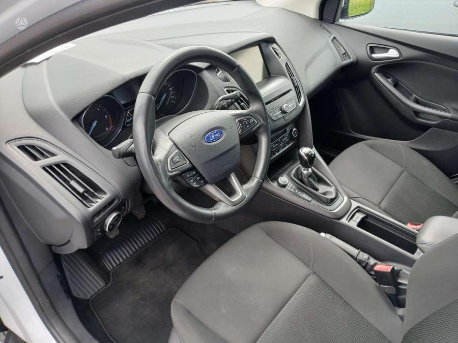 White Ford Focus 2016 in Utena, with an engine capacity of 1.50 L and mileage of 250 thousand km for 4200 €, photo 10 on AUTOMOTO.COM.LV
