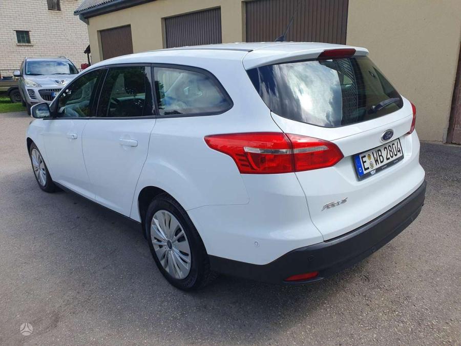 Balts Ford Focus 2016 Utena, ar dzinēja tilpumu 1.56 L un nobraukumu 251 tūkst. km par 3600 €, foto 14 vietnē AUTOMOTO.COM.LV
