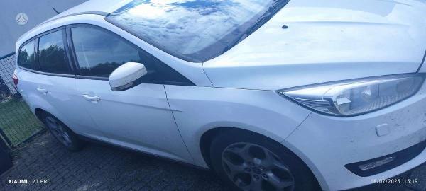 White Ford Focus 2017 in Vilnius, with an engine capacity of 1.00 L and mileage of 230 thousand km for 4250 €, photo 3 on AUTOMOTO.COM.LV