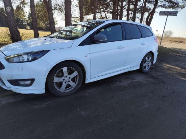 White Ford Focus 2017 in Silute, with an engine capacity of 0.00 L and mileage of 202 thousand km for 3999 €, photo 3 on AUTOMOTO.COM.LV