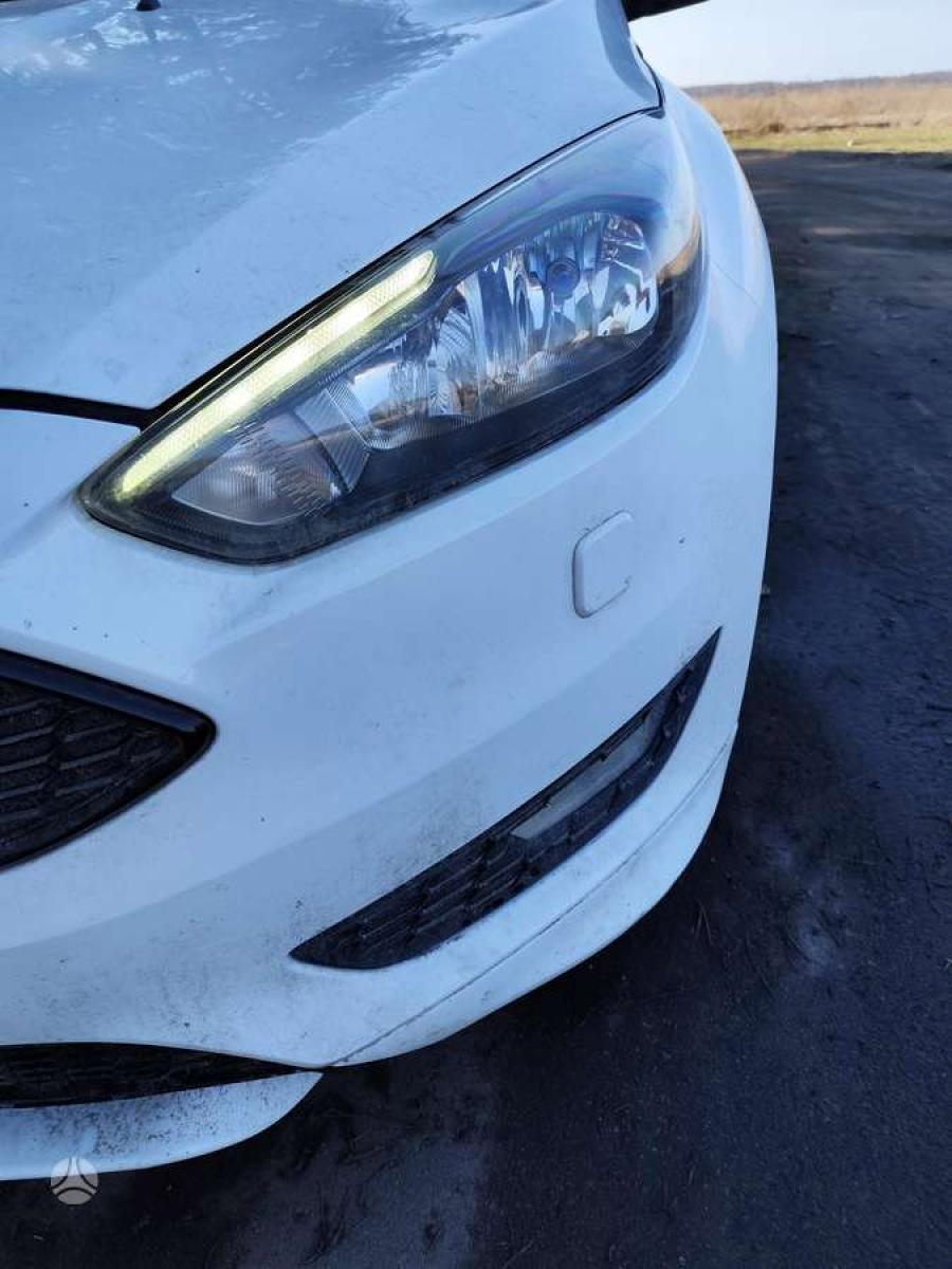White Ford Focus 2017 in Silute, with an engine capacity of 0.00 L and mileage of 202 thousand km for 3999 €, photo 7 on AUTOMOTO.COM.LV
