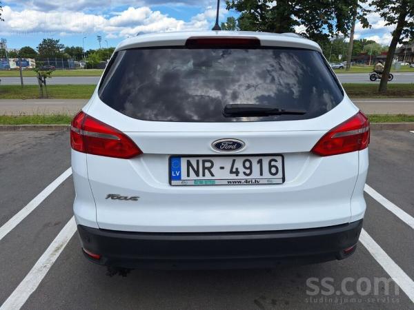 White Ford Focus 2017 in Riga, with an engine capacity of 1.50 L and mileage of 362 thousand km for 4600 €, photo 5 on AUTOMOTO.COM.LV