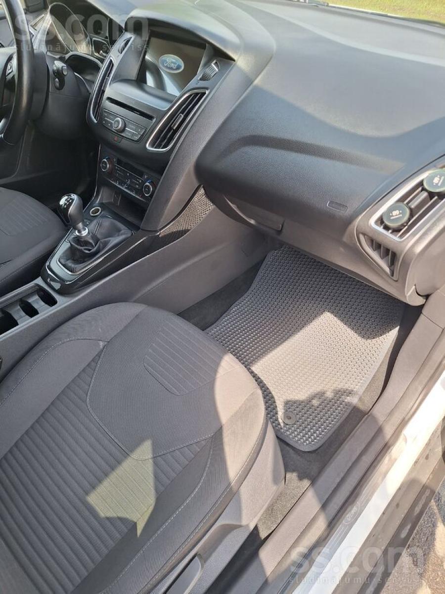 White Ford Focus 2017 in Riga, with an engine capacity of 1.50 L and mileage of 362 thousand km for 4600 €, photo 12 on AUTOMOTO.COM.LV