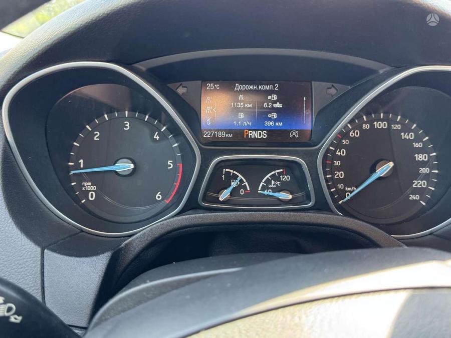 White Ford Focus 2017 in Vilnius, with an engine capacity of 1.50 L and mileage of 227 thousand km for 4900 €, photo 9 on AUTOMOTO.COM.LV