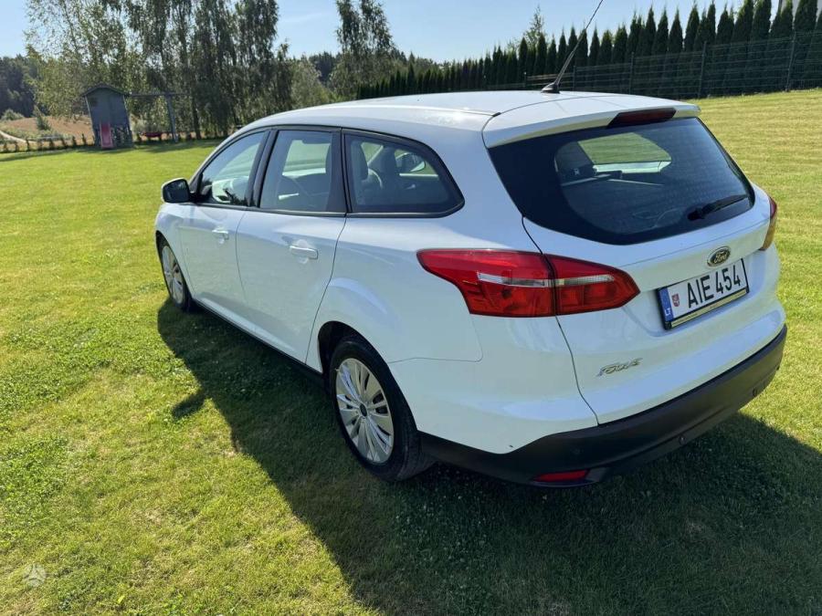 White Ford Focus 2017 in Vilnius, with an engine capacity of 1.50 L and mileage of 227 thousand km for 4900 €, photo 12 on AUTOMOTO.COM.LV