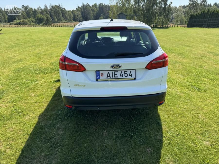 White Ford Focus 2017 in Vilnius, with an engine capacity of 1.50 L and mileage of 227 thousand km for 4900 €, photo 5 on AUTOMOTO.COM.LV