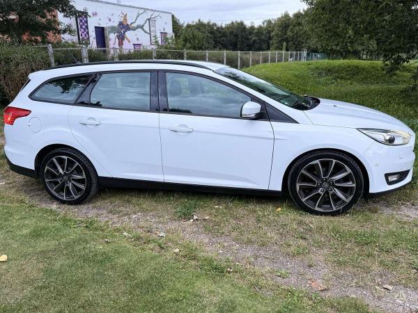 White Ford Focus 2017 in Marijampole, with an engine capacity of 1.50 L and mileage of 176 thousand km for 4999 €, photo 4 on AUTOMOTO.COM.LV
