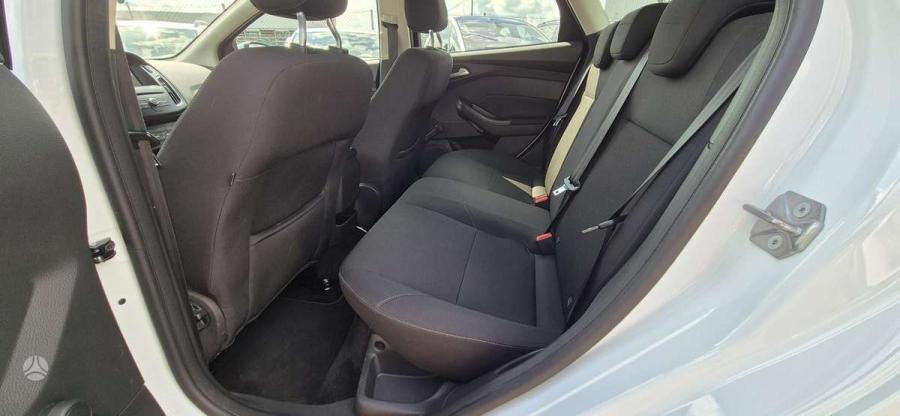White Ford Focus 2017 in Kaunas, with an engine capacity of 2.00 L and mileage of 210 thousand km for 4950 €, photo 11 on AUTOMOTO.COM.LV