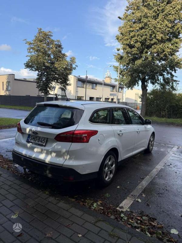 Ford Focus 2017 Kauņa vietnē Balts Ford Focus 2017 Kauņa, ar dzinēja tilpumu 1.50 L un nobraukumu 211 tūkst. km par 4799 €, foto 6 vietnē AUTOMOTO.COM.LV