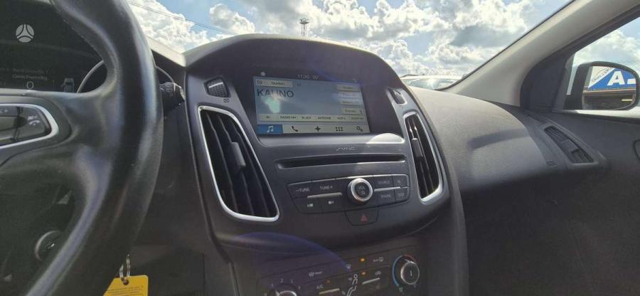 White Ford Focus 2017 in Kaunas, with an engine capacity of 2.00 L and mileage of 210 thousand km for 4950 €, photo 12 on AUTOMOTO.COM.LV