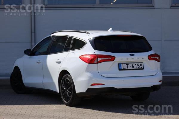 White Ford Focus 2018 in Riga, with an engine capacity of 1.50 L and mileage of 0 thousand km for 9495 €, photo 4 on AUTOMOTO.COM.LV
