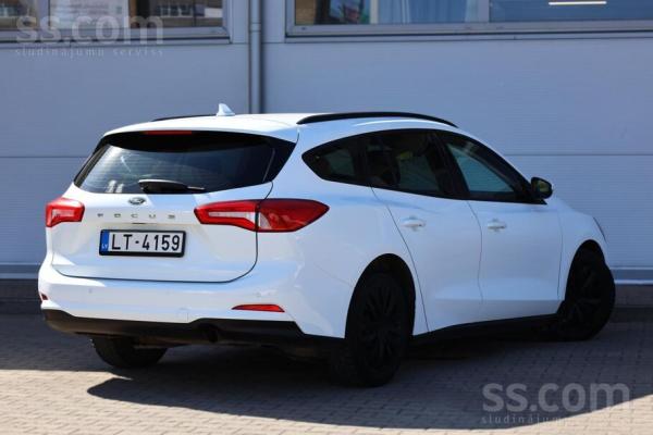 White Ford Focus 2018 in Riga, with an engine capacity of 1.50 L and mileage of 0 thousand km for 9495 €, photo 5 on AUTOMOTO.COM.LV