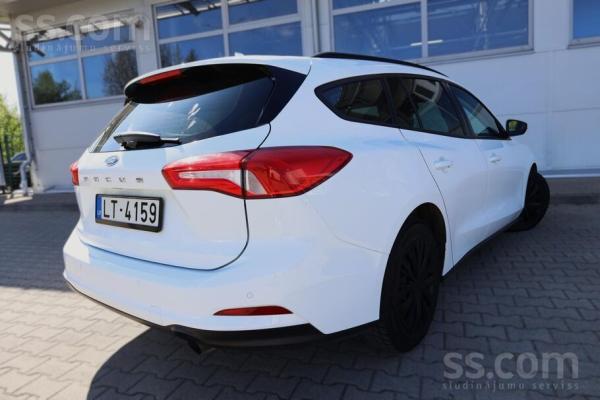 White Ford Focus 2018 in Riga, with an engine capacity of 1.50 L and mileage of 0 thousand km for 9495 €, photo 6 on AUTOMOTO.COM.LV