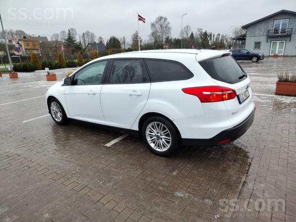 White Ford Focus 2018 in Riga, with an engine capacity of 1.50 L and mileage of 229 thousand km for 4890 €, photo 3 on AUTOMOTO.COM.LV