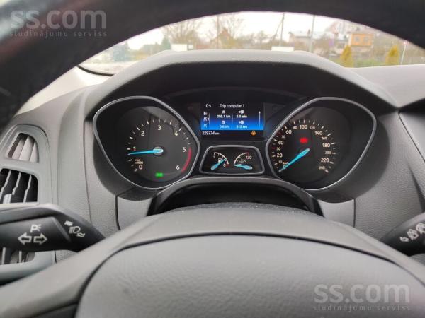White Ford Focus 2018 in Riga, with an engine capacity of 1.50 L and mileage of 229 thousand km for 4890 €, photo 5 on AUTOMOTO.COM.LV