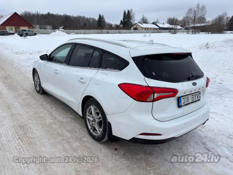 Balts Ford Focus 2018 Tartu, ar dzinēja tilpumu 1.00 L un nobraukumu 300 tūkst. km par 4998 €, foto 4 vietnē AUTOMOTO.COM.LV