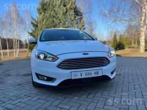 White Ford Focus 2018 in Cesis, with an engine capacity of 2.00 L and mileage of 247 thousand km for 7750 €, photo 2 on AUTOMOTO.COM.LV