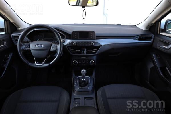 White Ford Focus 2018 in Riga, with an engine capacity of 1.50 L and mileage of 0 thousand km for 8795 €, photo 7 on AUTOMOTO.COM.LV