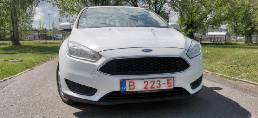 White Ford Focus 2018 in Riga, with an engine capacity of 1.50 L and mileage of 240 thousand km for 6500 €, photo 7 on AUTOMOTO.COM.LV