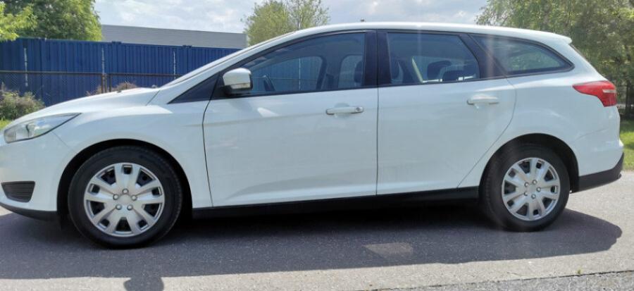 White Ford Focus 2018 in Riga, with an engine capacity of 1.50 L and mileage of 240 thousand km for 6500 €, photo 11 on AUTOMOTO.COM.LV