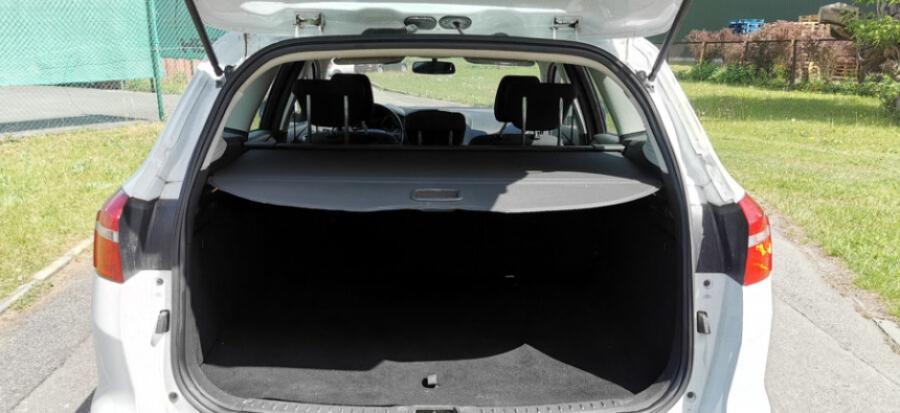 White Ford Focus 2018 in Riga, with an engine capacity of 1.50 L and mileage of 240 thousand km for 6500 €, photo 15 on AUTOMOTO.COM.LV