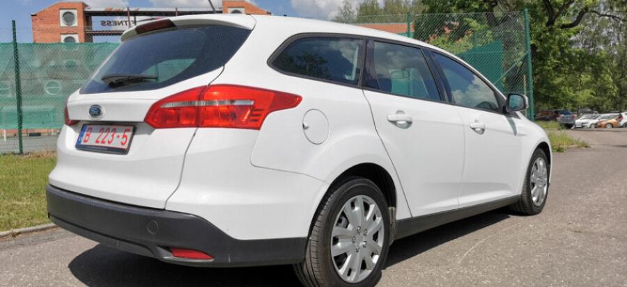 White Ford Focus 2018 in Riga, with an engine capacity of 1.50 L and mileage of 240 thousand km for 6500 €, photo 18 on AUTOMOTO.COM.LV