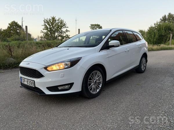 White Ford Focus 2018 in Riga, with an engine capacity of 1.00 L and mileage of 133 thousand km for 7950 €, photo 2 on AUTOMOTO.COM.LV