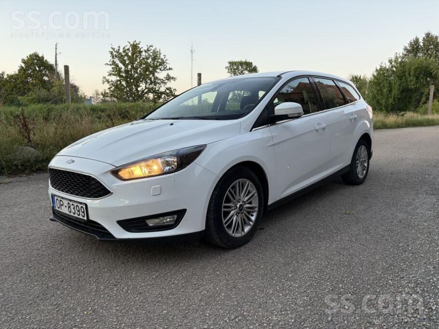 White Ford Focus 2018 in Riga, with an engine capacity of 1.00 L and mileage of 133 thousand km for 7950 €, photo 3 on AUTOMOTO.COM.LV