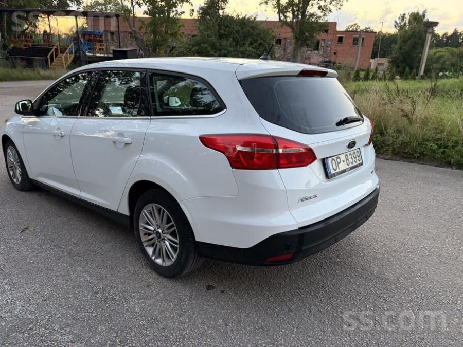 White Ford Focus 2018 in Riga, with an engine capacity of 1.00 L and mileage of 133 thousand km for 7950 €, photo 6 on AUTOMOTO.COM.LV