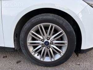 White Ford Focus 2018 in Riga, with an engine capacity of 1.00 L and mileage of 133 thousand km for 7950 €, photo 10 on AUTOMOTO.COM.LV