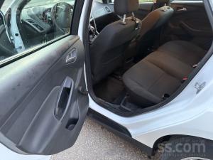 White Ford Focus 2018 in Riga, with an engine capacity of 1.00 L and mileage of 133 thousand km for 7950 €, photo 15 on AUTOMOTO.COM.LV