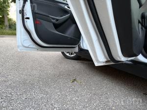 White Ford Focus 2018 in Riga, with an engine capacity of 1.00 L and mileage of 133 thousand km for 7950 €, photo 20 on AUTOMOTO.COM.LV