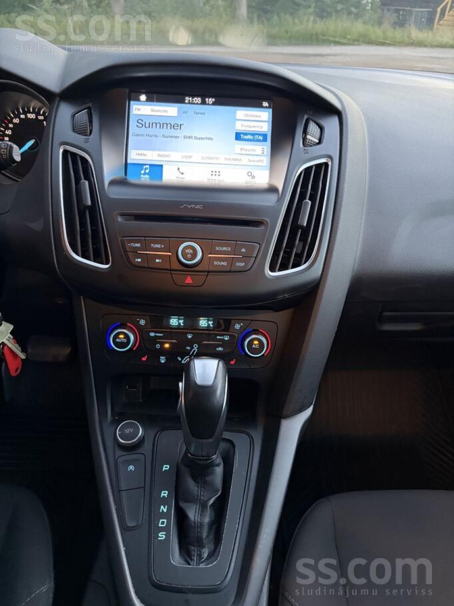 White Ford Focus 2018 in Riga, with an engine capacity of 1.00 L and mileage of 133 thousand km for 7950 €, photo 22 on AUTOMOTO.COM.LV