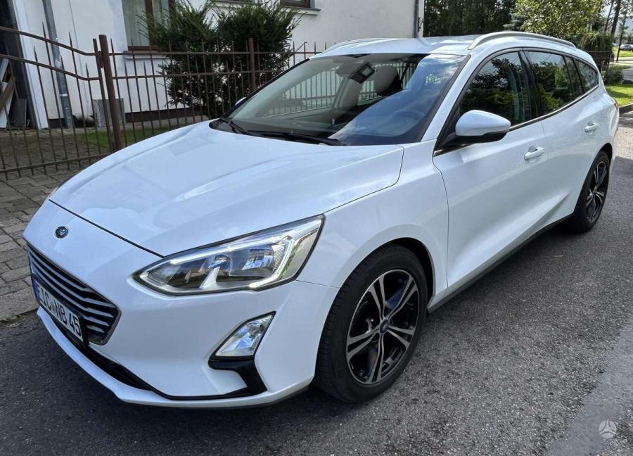 White Ford Focus 2018 in Vilnius, with an engine capacity of 1.50 L and mileage of 217 thousand km for 6600 €, photo 1 on AUTOMOTO.COM.LV