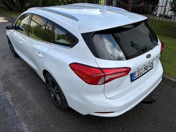 White Ford Focus 2018 in Vilnius, with an engine capacity of 1.50 L and mileage of 217 thousand km for 6600 €, photo 5 on AUTOMOTO.COM.LV