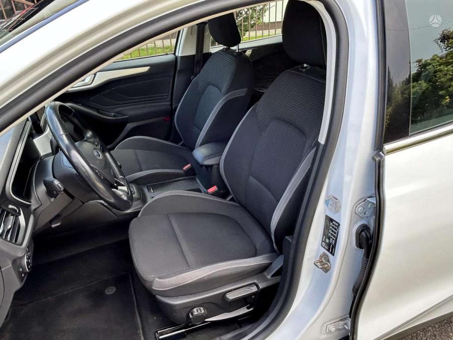 White Ford Focus 2018 in Vilnius, with an engine capacity of 1.50 L and mileage of 217 thousand km for 6600 €, photo 24 on AUTOMOTO.COM.LV