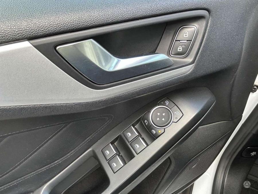 White Ford Focus 2018 in Vilnius, with an engine capacity of 1.50 L and mileage of 217 thousand km for 6600 €, photo 28 on AUTOMOTO.COM.LV