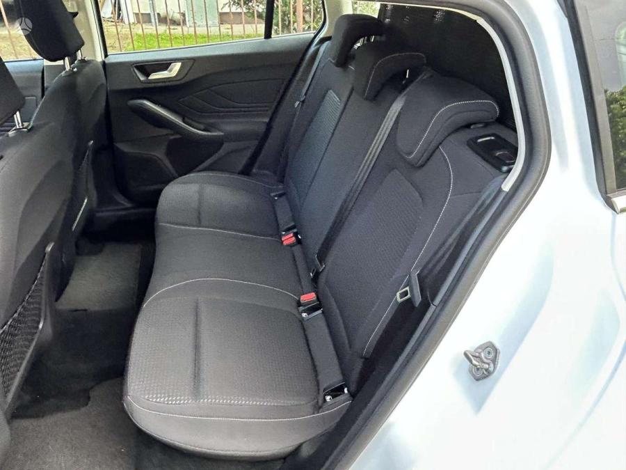 White Ford Focus 2018 in Vilnius, with an engine capacity of 1.50 L and mileage of 217 thousand km for 6600 €, photo 33 on AUTOMOTO.COM.LV