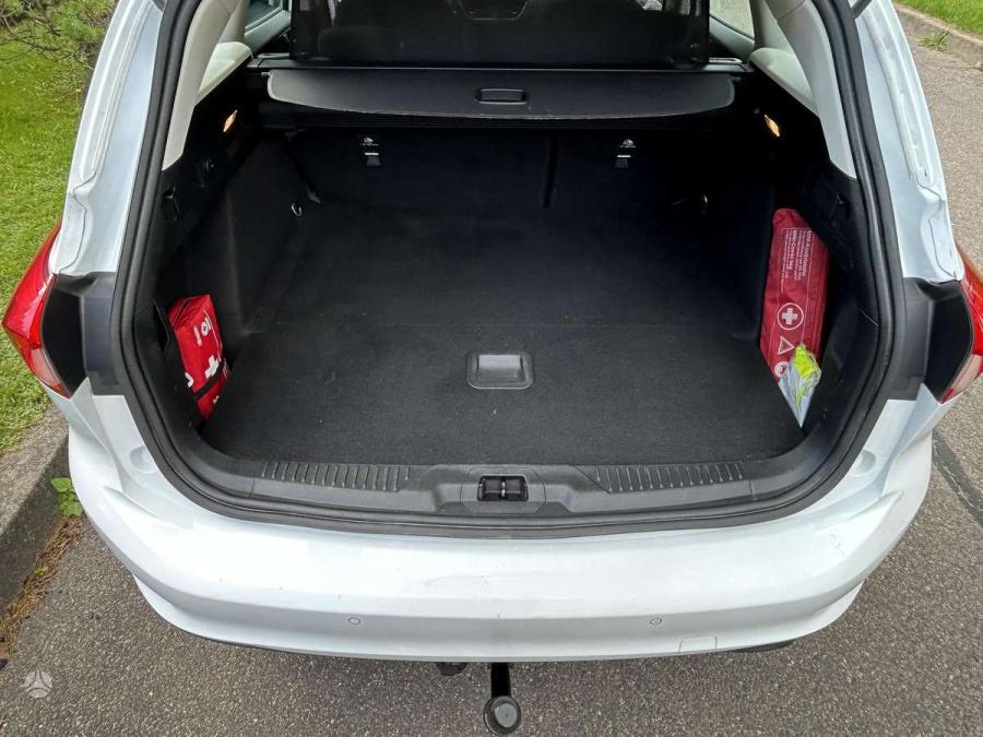 White Ford Focus 2018 in Vilnius, with an engine capacity of 1.50 L and mileage of 217 thousand km for 6600 €, photo 37 on AUTOMOTO.COM.LV