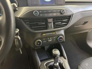 Balts Ford Focus 2019 Marijampole, ar dzinēja tilpumu 1.50 L un nobraukumu 17 tūkst. km par 7770 €, foto 16 vietnē AUTOMOTO.COM.LV