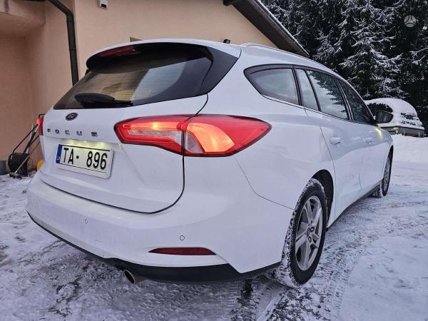 Balts Ford Focus 2019 Mārupe, ar dzinēja tilpumu 1.00 L un nobraukumu 111 tūkst. km par 7700 €, foto 5 vietnē AUTOMOTO.COM.LV