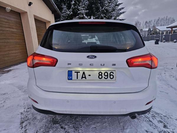 Balts Ford Focus 2019 Mārupe, ar dzinēja tilpumu 1.00 L un nobraukumu 111 tūkst. km par 7700 €, foto 6 vietnē AUTOMOTO.COM.LV