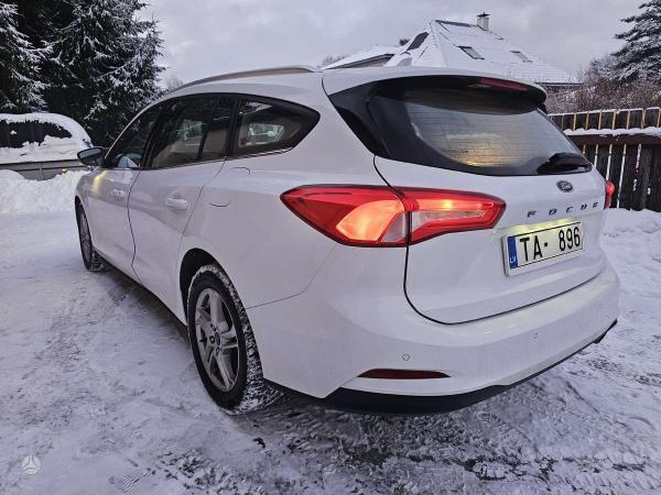 Balts Ford Focus 2019 Mārupe, ar dzinēja tilpumu 1.00 L un nobraukumu 111 tūkst. km par 7700 €, foto 7 vietnē AUTOMOTO.COM.LV