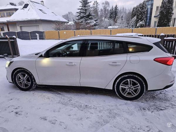 Balts Ford Focus 2019 Mārupe, ar dzinēja tilpumu 1.00 L un nobraukumu 111 tūkst. km par 7700 €, foto 8 vietnē AUTOMOTO.COM.LV
