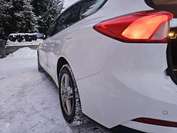 Balts Ford Focus 2019 Mārupe, ar dzinēja tilpumu 1.00 L un nobraukumu 111 tūkst. km par 7700 €, foto 10 vietnē AUTOMOTO.COM.LV