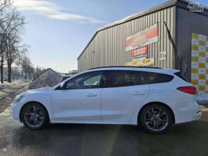 White Ford Focus 2019 in Siauliai, with an engine capacity of 1.00 L and mileage of 186 thousand km for 8550 €, photo 8 on AUTOMOTO.COM.LV