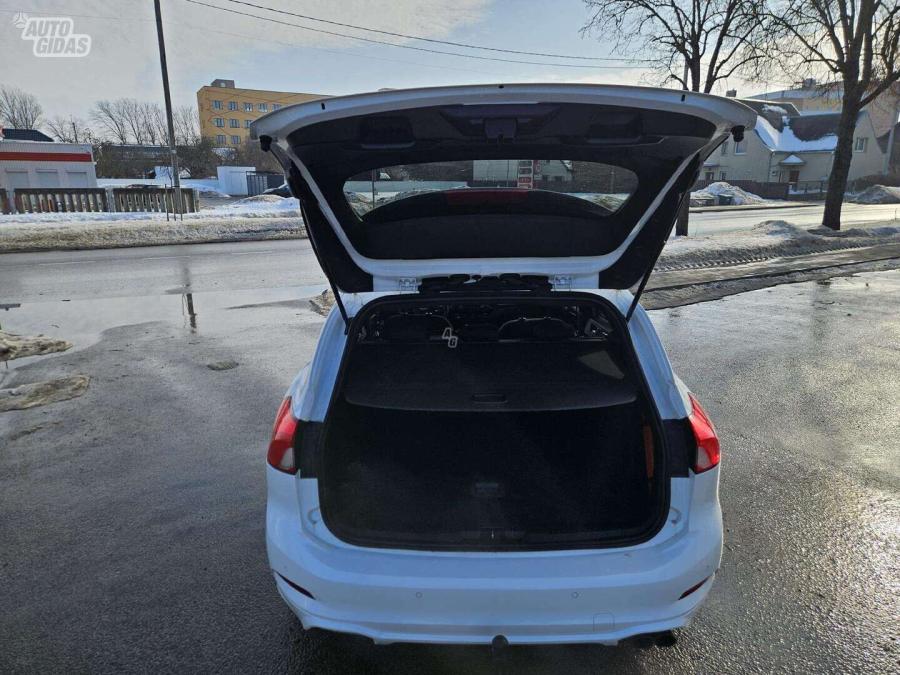 White Ford Focus 2019 in Siauliai, with an engine capacity of 1.00 L and mileage of 186 thousand km for 8550 €, photo 10 on AUTOMOTO.COM.LV