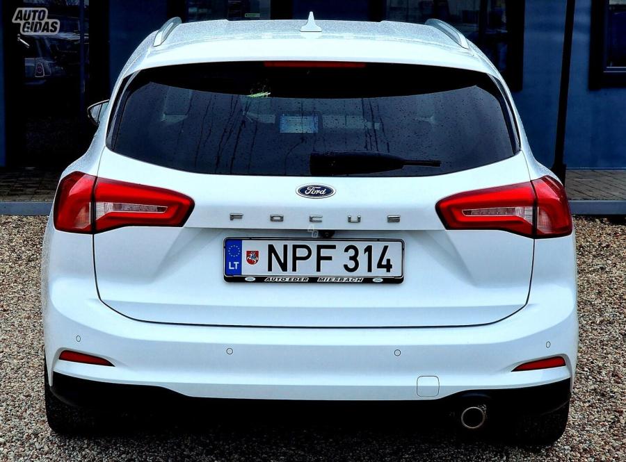 White Ford Focus 2019 in Kretinga, with an engine capacity of 1.50 L and mileage of 119 thousand km for 9499 €, photo 6 on AUTOMOTO.COM.LV