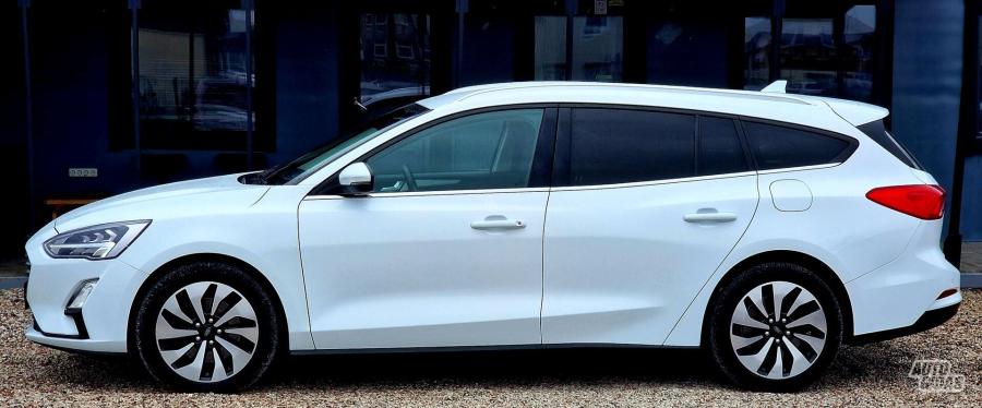 White Ford Focus 2019 in Kretinga, with an engine capacity of 1.50 L and mileage of 119 thousand km for 9499 €, photo 9 on AUTOMOTO.COM.LV